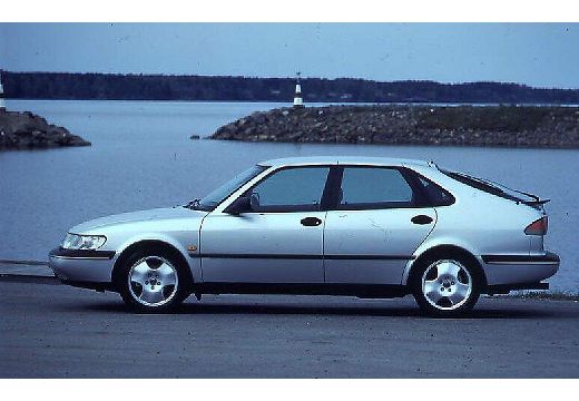 Bildergalerie: Saab 900 Limousine Baujahr 1993 - 1998 - autoplenum.de