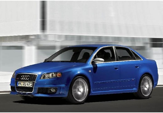 Audi RS4 Limousine Tests - autoplenum.de
