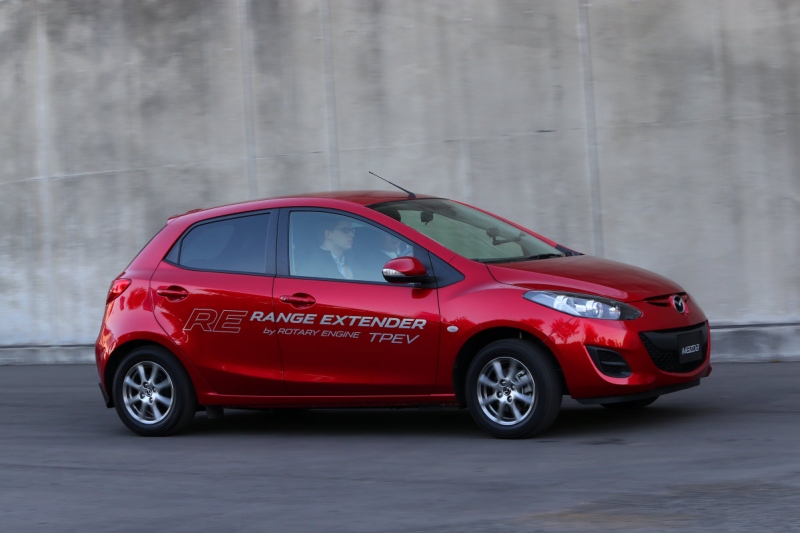 Bilder: Mazda 2 EV mit Wankel-Range-Extender - Nicht totzukriegen ...