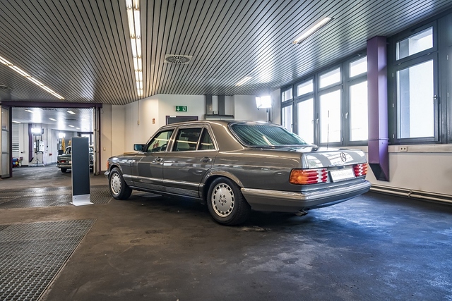 Bilder: Gepanzerte Limousinen - Völkerverständigung - autoplenum.de