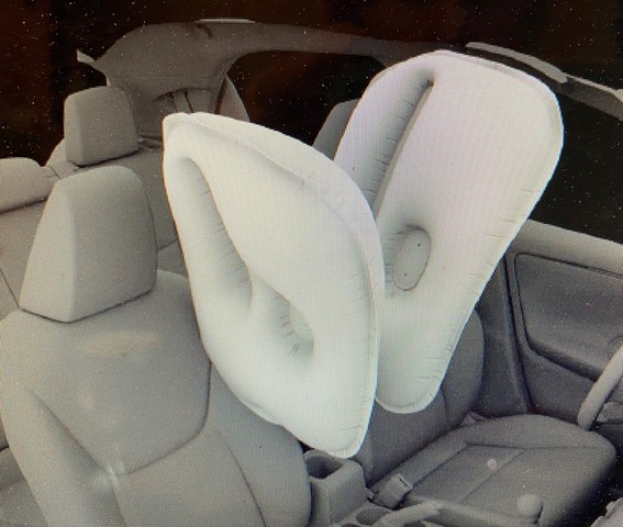 Center-Airbag im Kleinwagen - Der Yaris hat zwei mehr - autoplenum.de